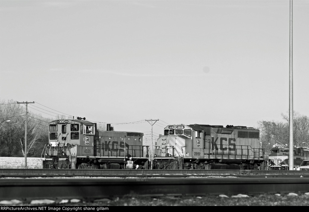 KCS 2919 sits in the kcs yard in kc.